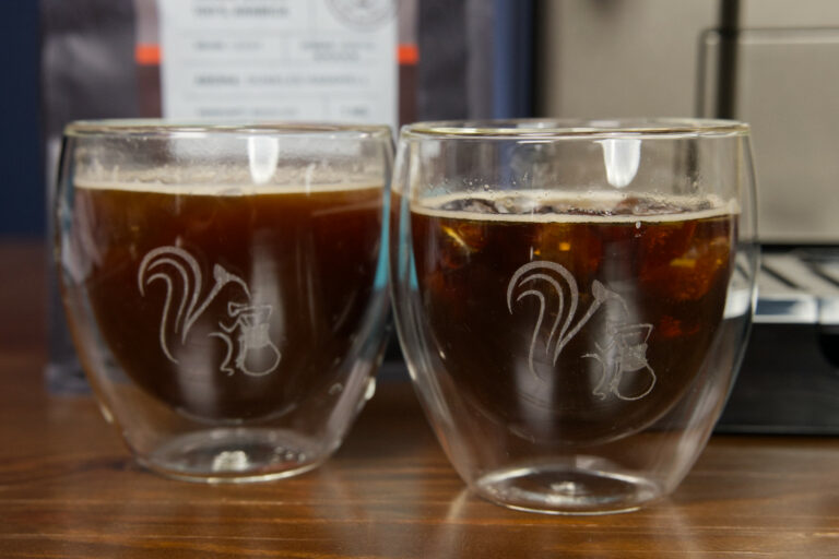 Ist schwarzer Kaffee gesund? Alles zu Kalorien, Koffein, Zubereitung ...