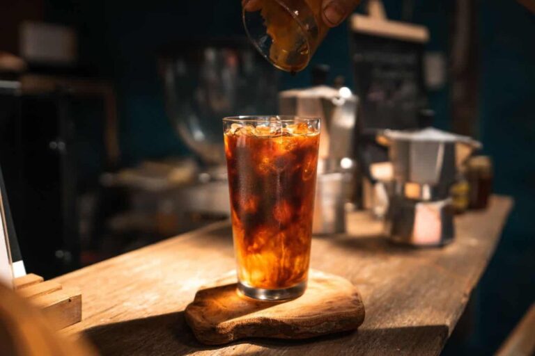 How to Make an Americano