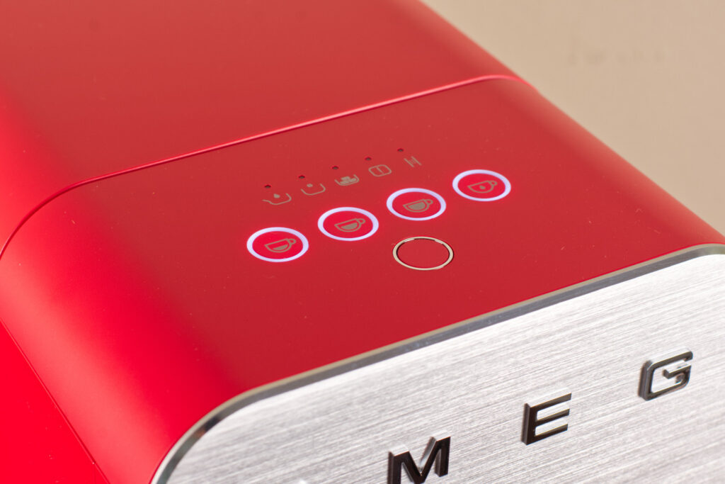 SMEG BCC01 Test 2026: Kaffeevollautomat ohne Milch