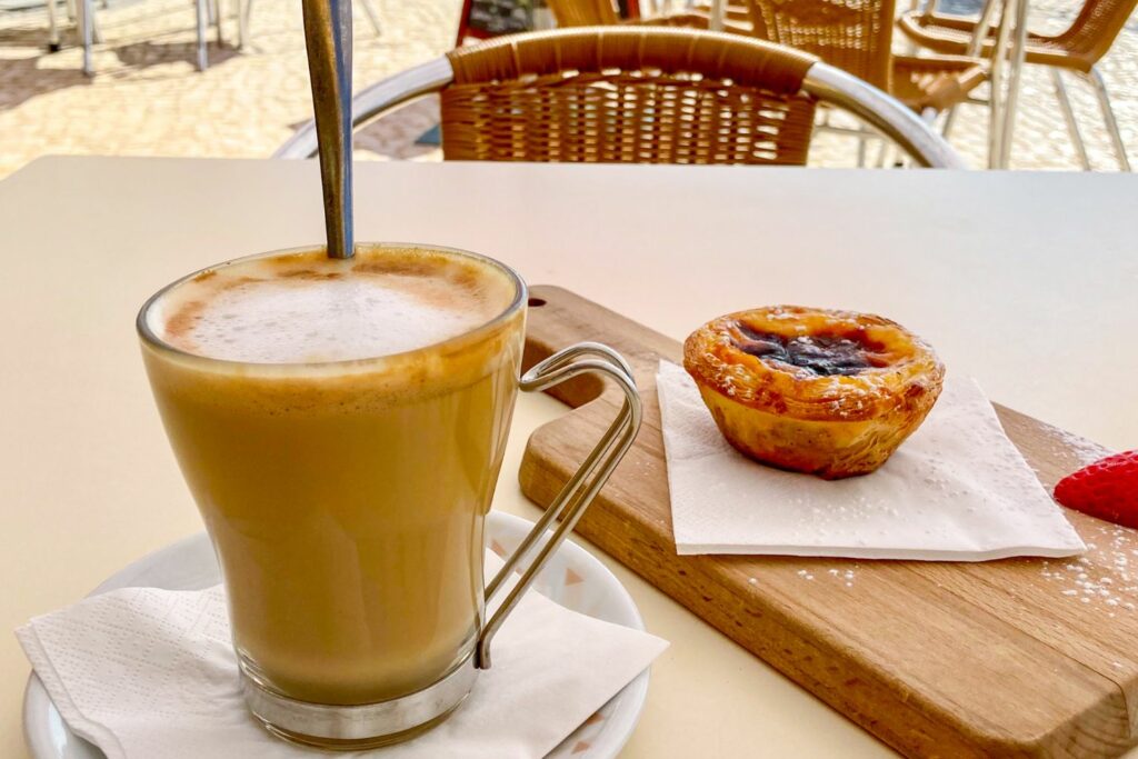 What Is galão coffee? Examining a Portuguese Institution