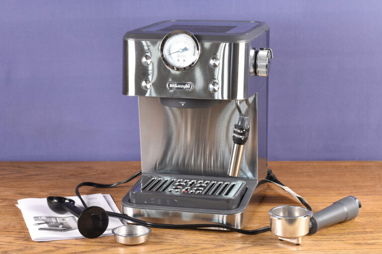 DeLonghi Linea Classic Espresso Machine Review 2025